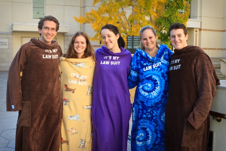 Making the case for snuggling up in Rinker Law Library | Chapman Newsroom